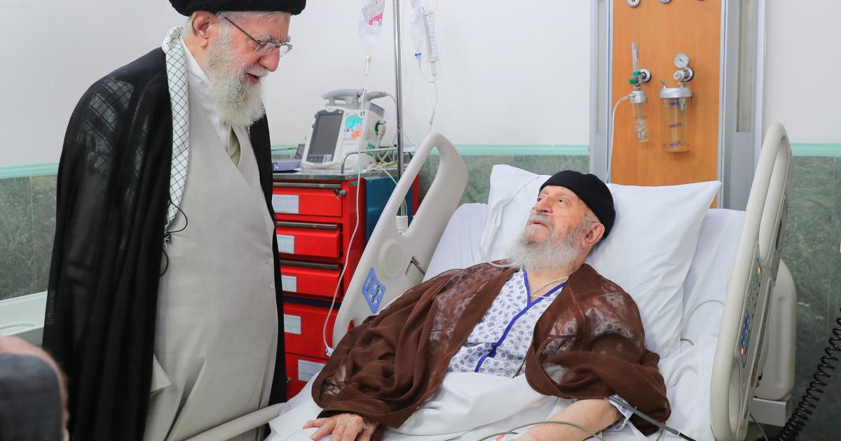ناصر مکارم شیرازی؛ از حرام دانستن حق رای زنان تا کام شیرین از شکر